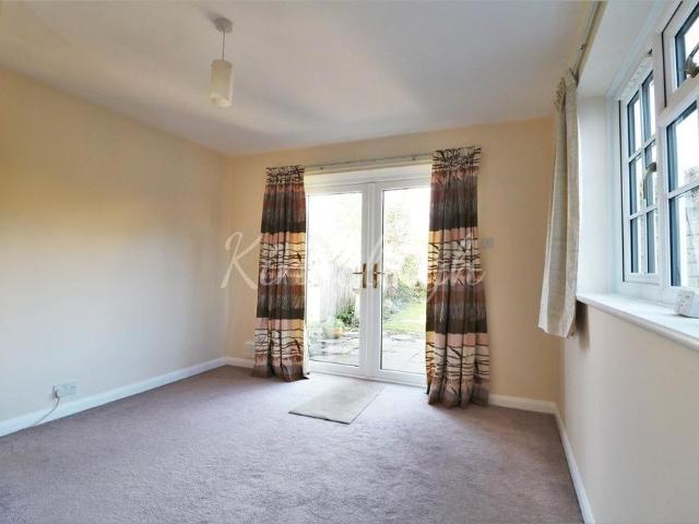 3 bedroom end of terrace house to rent