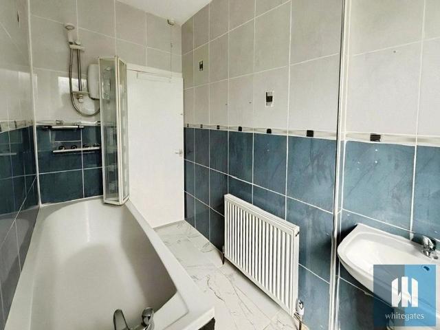 3 bedroom end of terrace house to rent