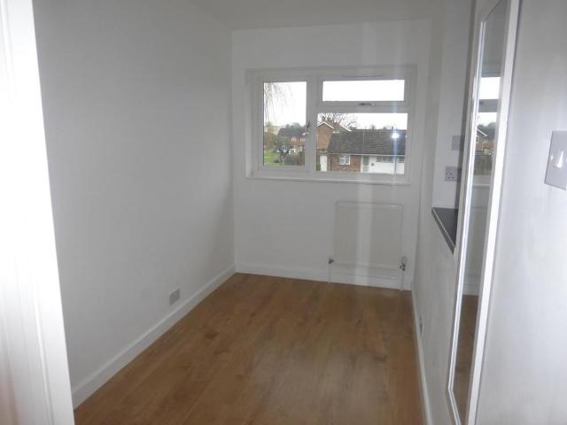 3 bedroom end of terrace house to rent
