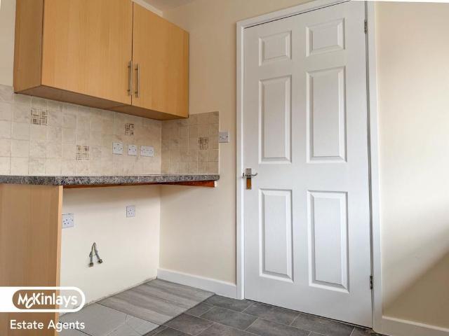 3 bedroom end of terrace house to rent