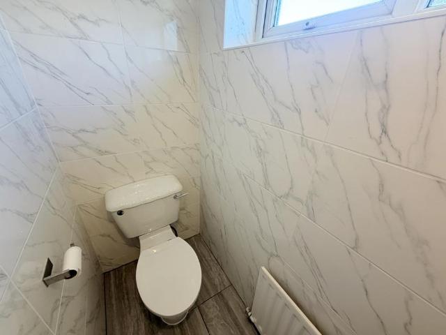 3 bedroom end of terrace house to rent