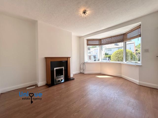 3 bedroom end of terrace house to rent