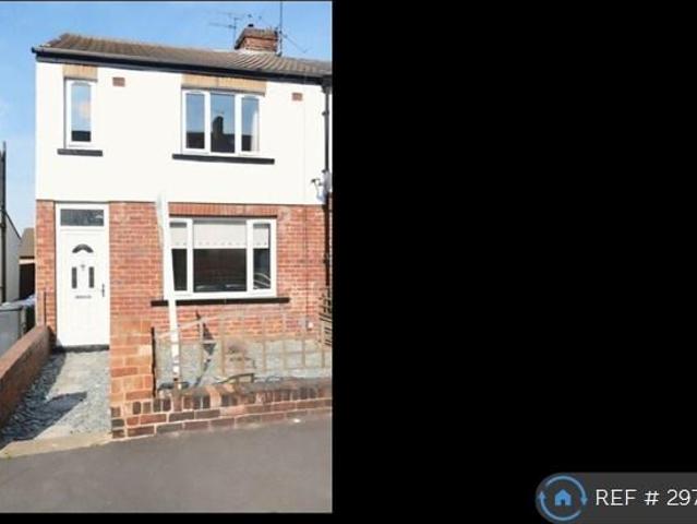 3 bedroom end of terrace house to rent
