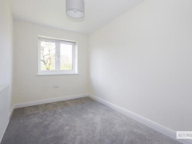 3 bedroom end of terrace house to rent