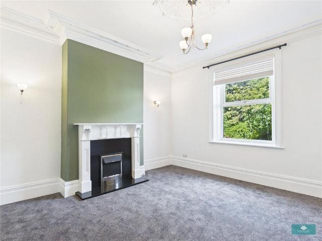 3 bedroom end of terrace house to rent