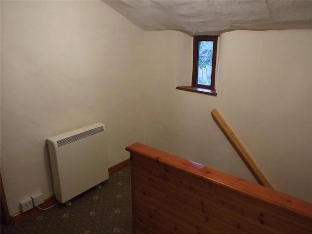 3 bedroom end of terrace house to rent