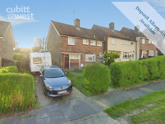 3 bedroom end of terrace house to rent