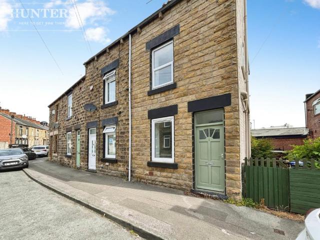 3 bedroom end of terrace house to rent