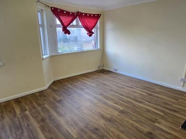 3 bedroom end of terrace house to rent