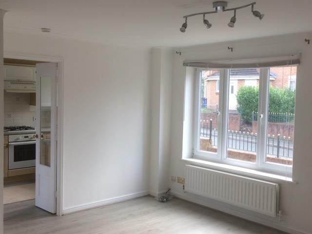 3 bedroom end of terrace house to rent