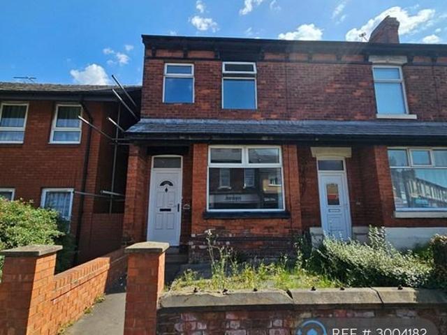 3 bedroom end of terrace house to rent