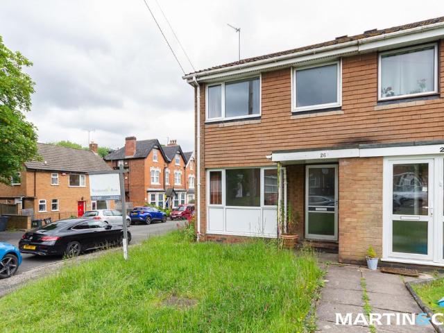 3 bedroom end of terrace house to rent