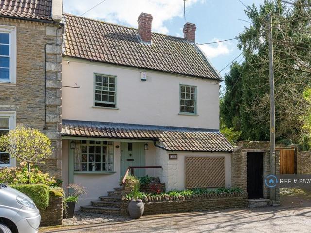 3 bedroom end of terrace house to rent