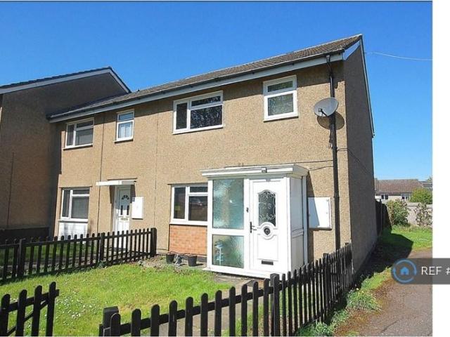 3 bedroom end of terrace house to rent