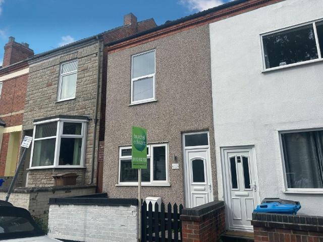 3 bedroom end of terrace house to rent