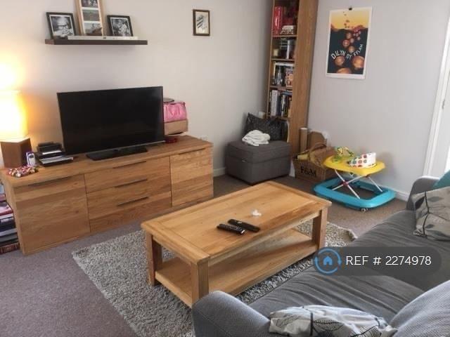 3 bedroom end of terrace house to rent