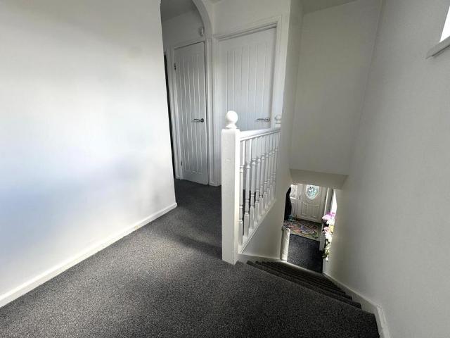 3 bedroom end of terrace house to rent