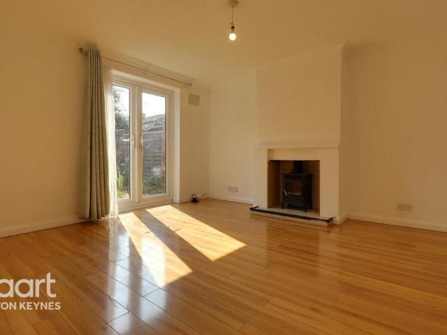 3 bedroom end of terrace house to rent