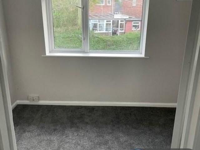 3 bedroom end of terrace house to rent