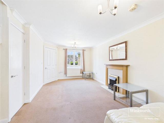 3 bedroom end of terrace house to rent