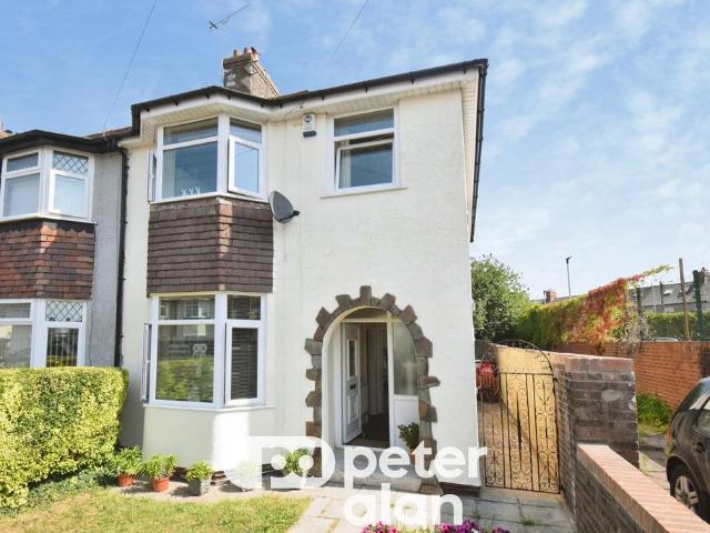 3 bedroom end of terrace house to rent