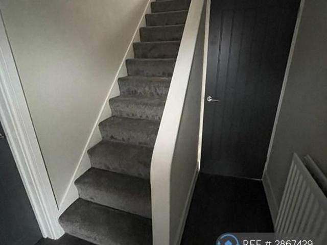 3 bedroom end of terrace house to rent