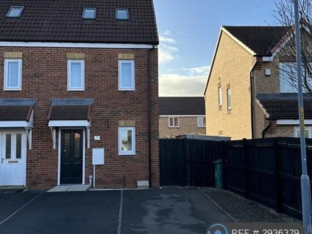 3 bedroom end of terrace house to rent