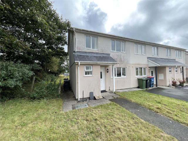 3 bedroom end of terrace house to rent