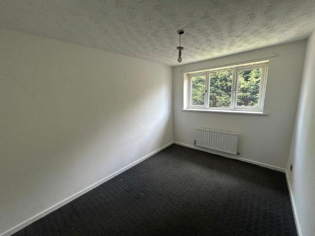 3 bedroom end of terrace house to rent