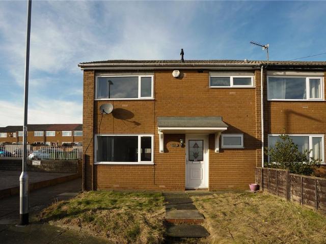 3 bedroom end of terrace house to rent