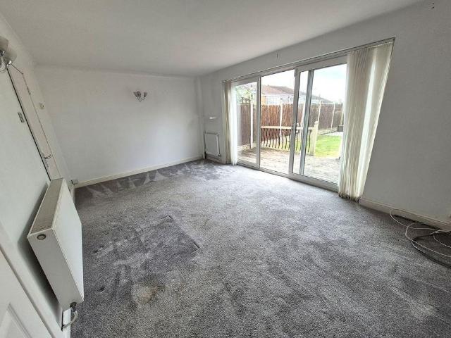 3 bedroom end of terrace house to rent