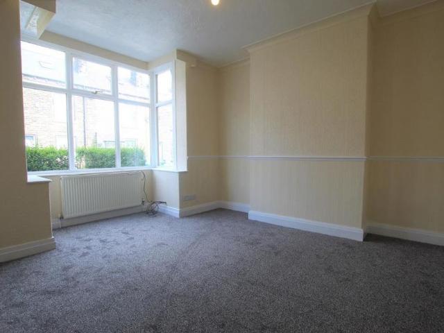 3 bedroom end of terrace house to rent