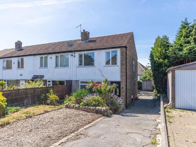 3 bedroom end of terrace house to rent
