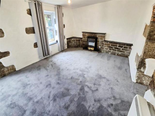 3 bedroom end of terrace house to rent