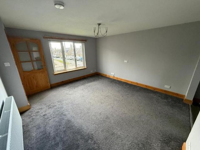 3 bedroom end of terrace house to rent