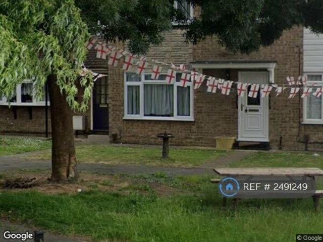 3 bedroom end of terrace house to rent