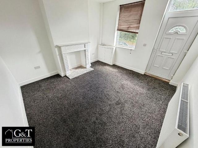 3 bedroom end of terrace house to rent