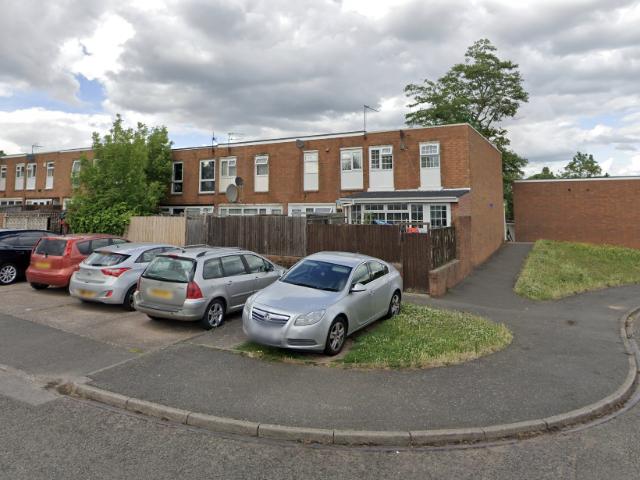 3 bedroom end of terrace house to rent