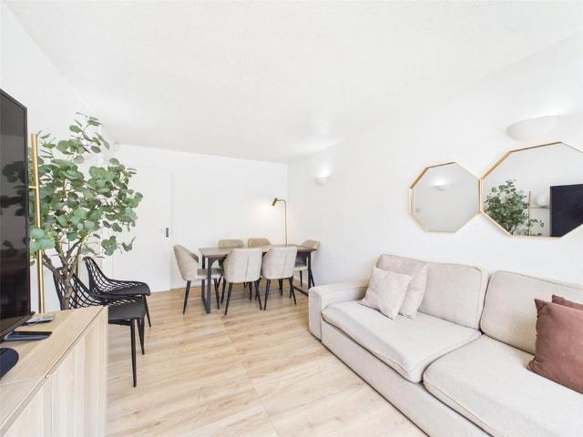 3 bedroom end of terrace house to rent
