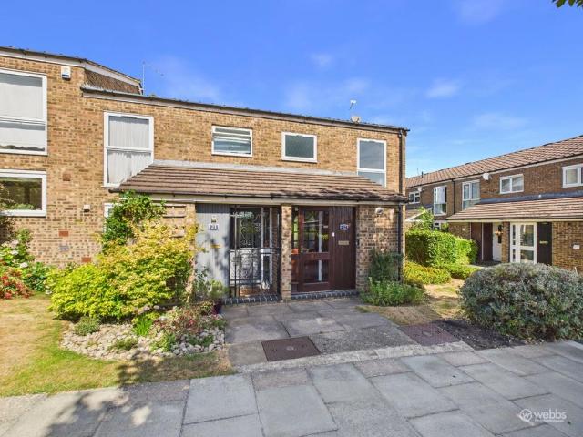 3 bedroom end of terrace house to rent