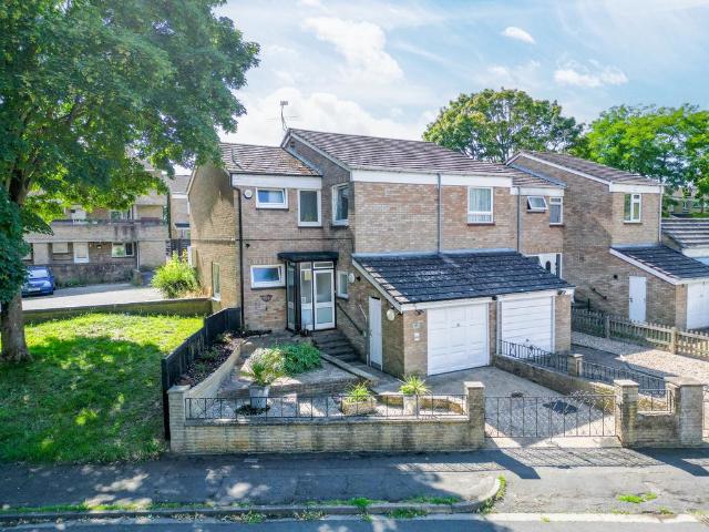3 bedroom end of terrace house to rent
