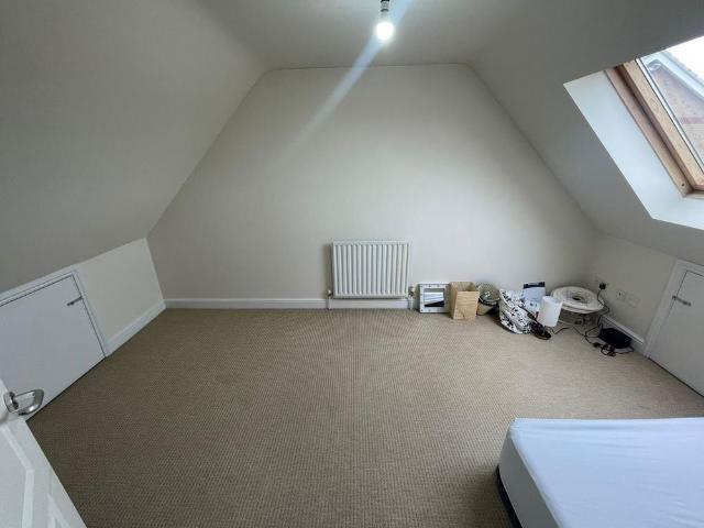 3 bedroom end of terrace house to rent