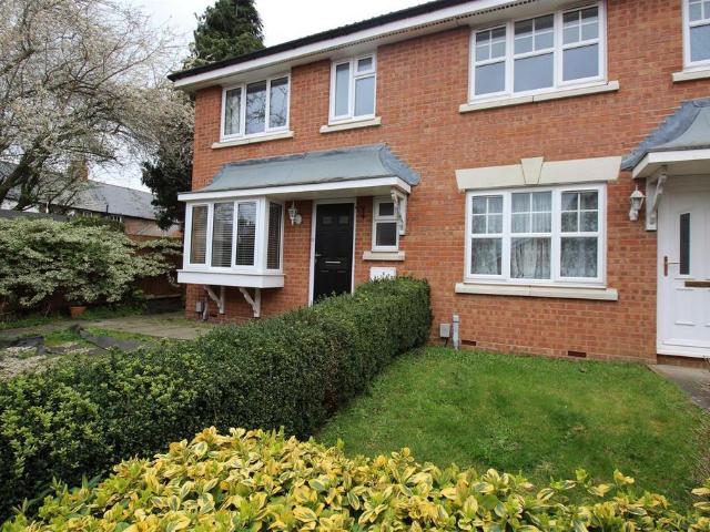 3 bedroom end of terrace house to rent