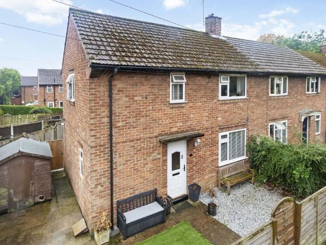 3 bedroom end of terrace house to rent