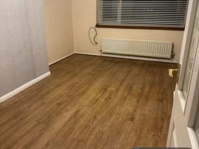 3 bedroom end of terrace house to rent