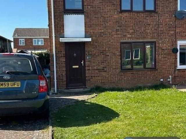 3 bedroom end of terrace house to rent