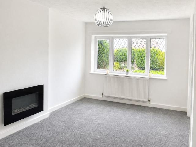 3 bedroom end of terrace house to rent