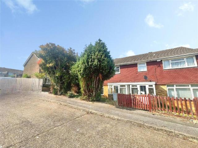3 bedroom end of terrace house to rent