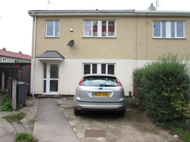3 bedroom end of terrace house to rent
