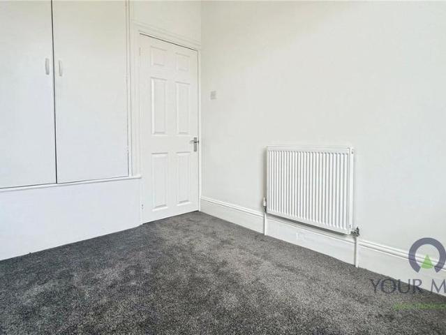 3 bedroom end of terrace house to rent
